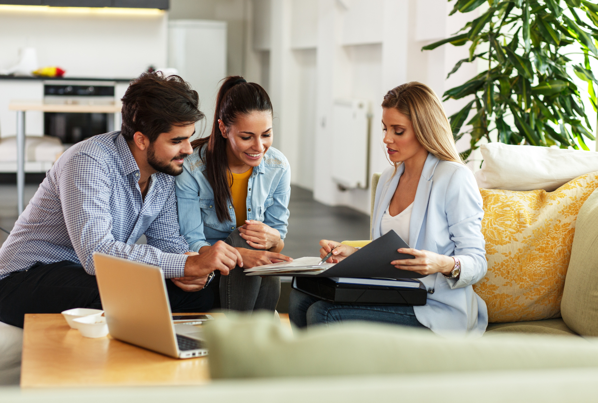 The Ultimate Guide to Becoming a Life Insurance Agent